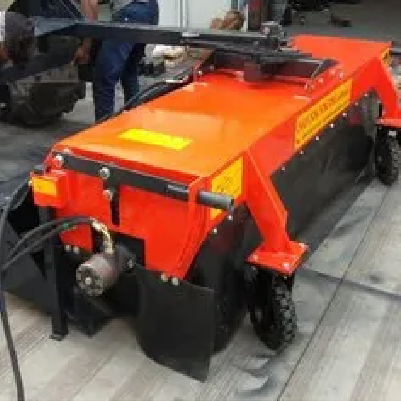 Road sweeper machine Ahmedabad - EAGLE INDIA INDUSTRIES